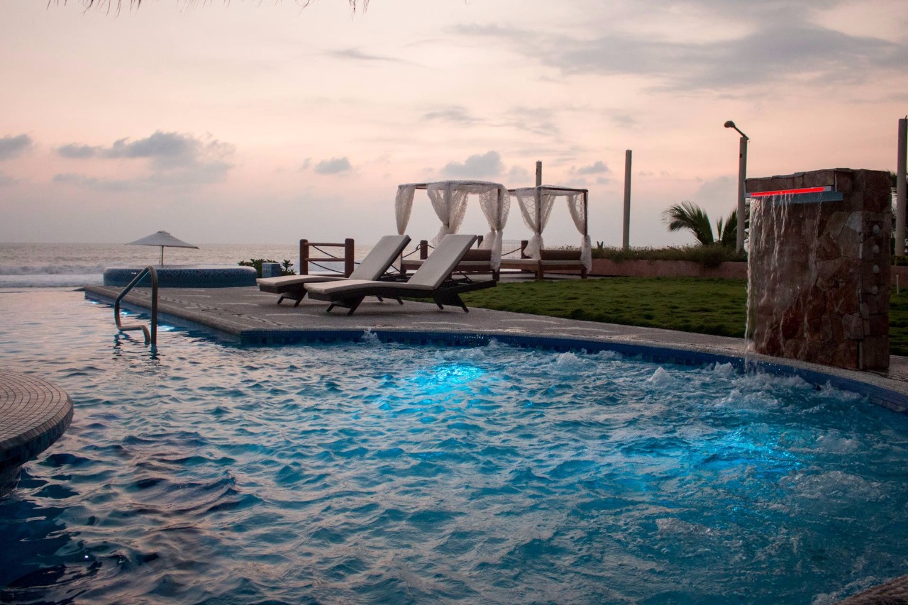 Punta Blanca Zihuatanejo | Hotel & Villas en Ixtapa Zihuatanejo
